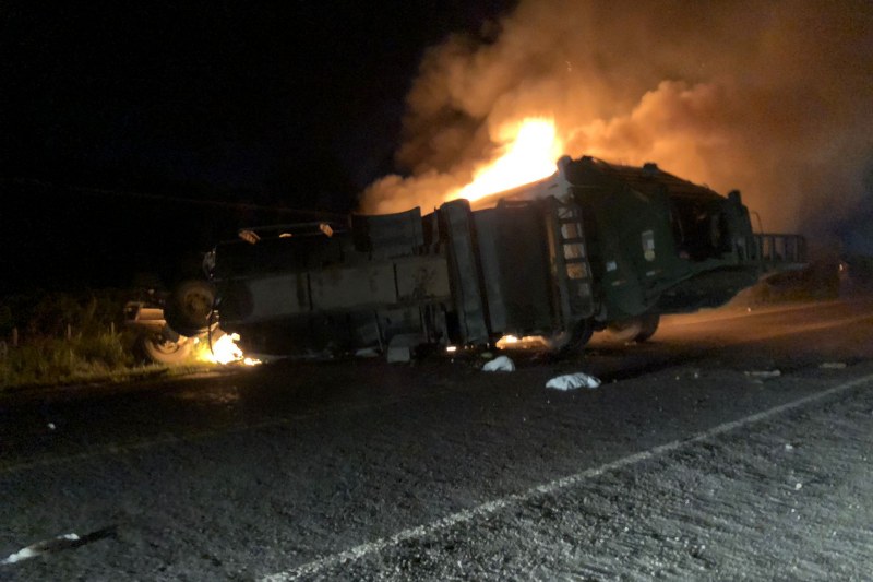 Porto Seguro: Grave acidente entre 2 caminhões coletores deixa 5 ...